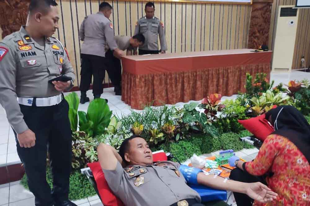 Bakti Sosial Serdik Sespima Polri, 50 Anggota Jadi Donor Darah di Blora ...