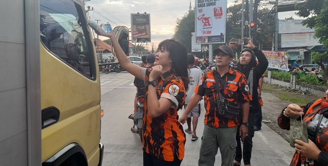 Isi Kegiatan Ramadan, Pemuda Pancasila Kendal Bagikan Takjil Gratis ...