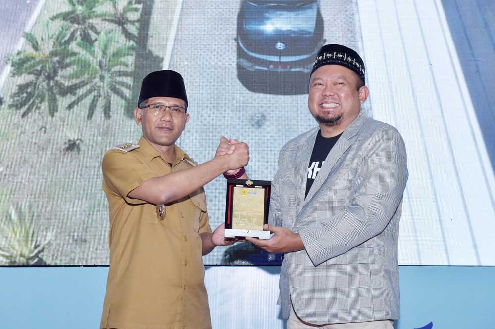 Gunakan Mobil Listrik, Pemkab Boyolali Terima Penghargaan PLN – Halo ...